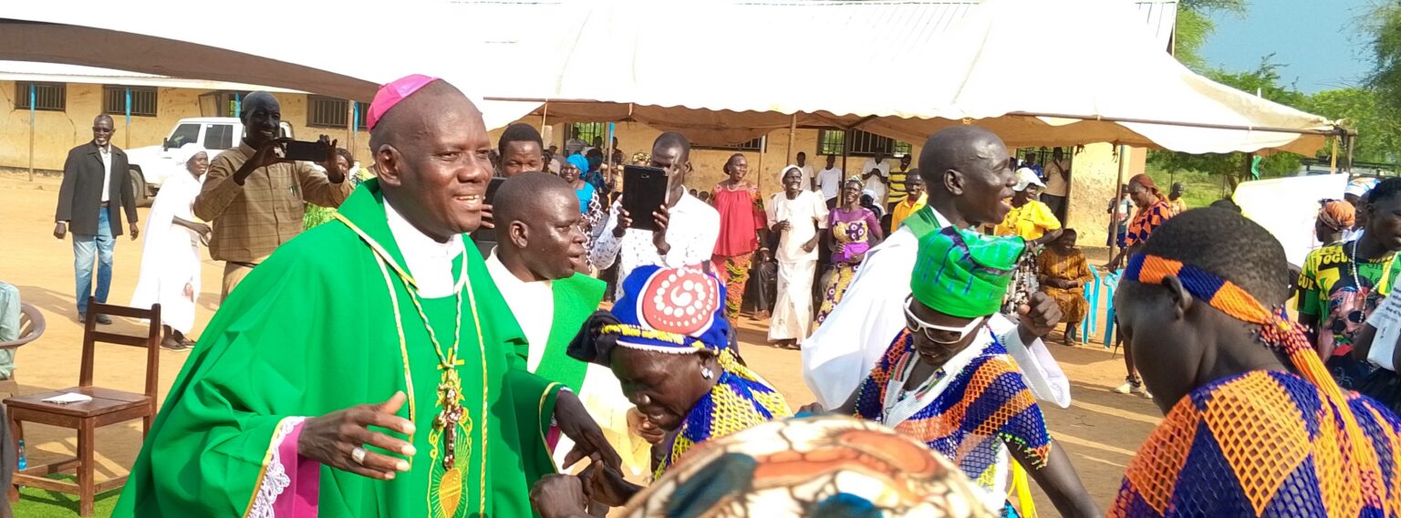 Torit Bishop consoles Hiyala communities amid economic hardship - Radio Tamazuj
