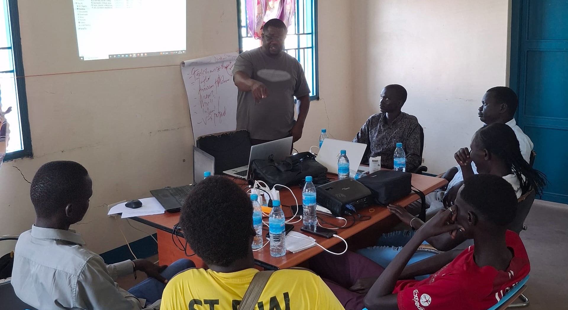 Radio Jonglei staff learn peace reporting while off-air - Radio Tamazuj