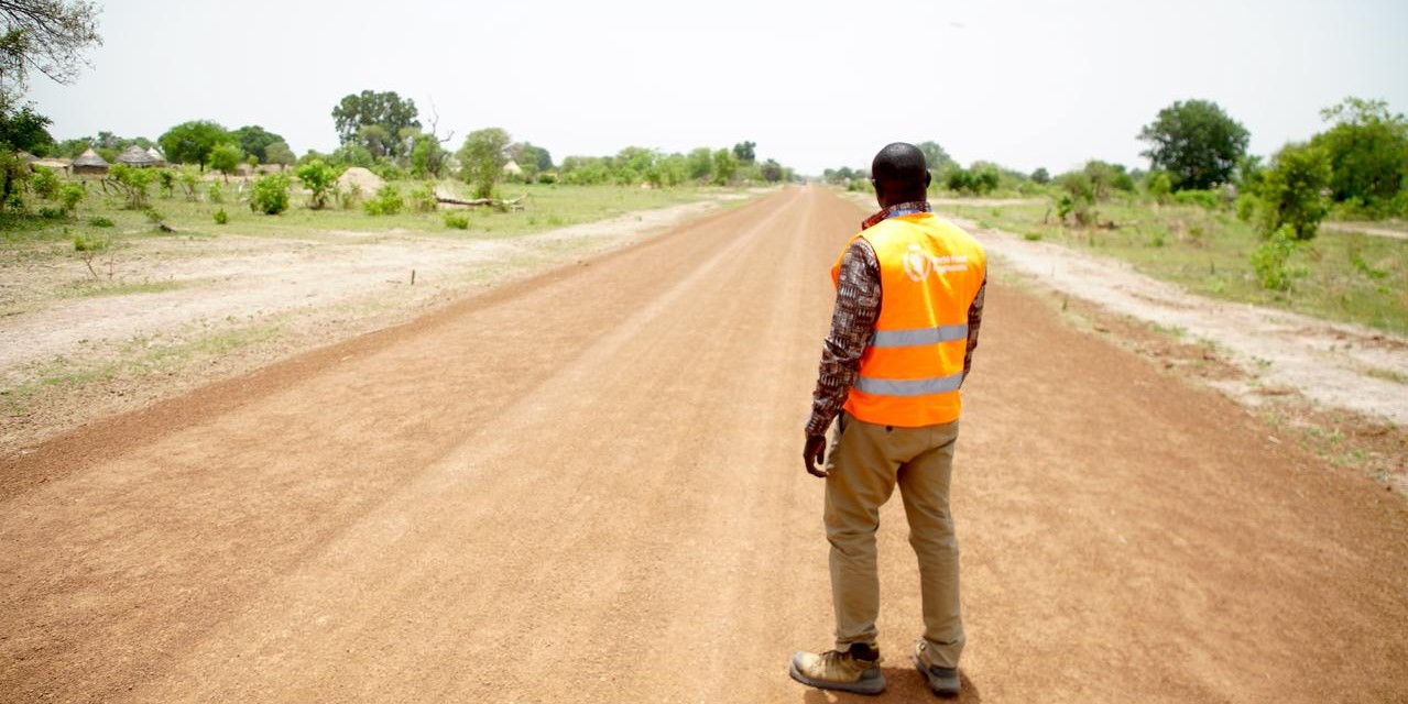 WFP, EU hand over new feeder roads in N. Bahr el Ghazal - Radio Tamazuj